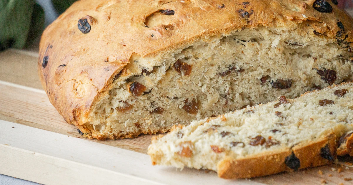 Authentic Selkirk Bannock Recipe [Step-by-Step With Tips]