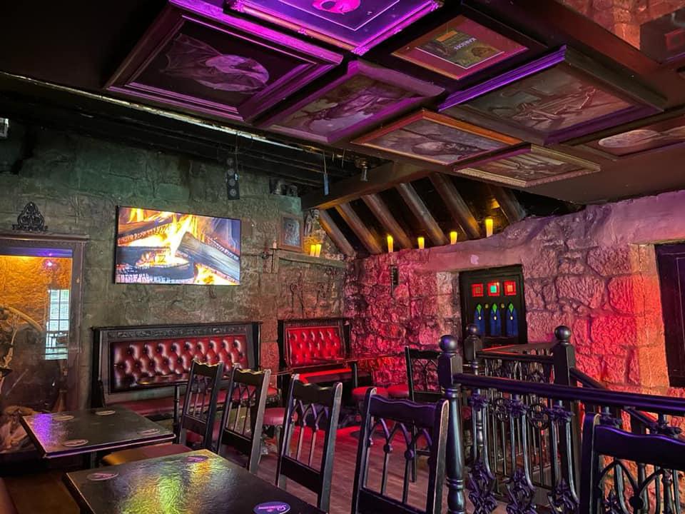 12 Best Scottish Pubs For A Memorable Night Out