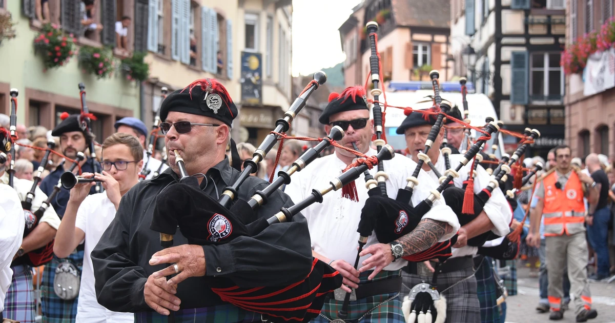 Traditional Scottish Music - History, Instruments, & Iconic Songs