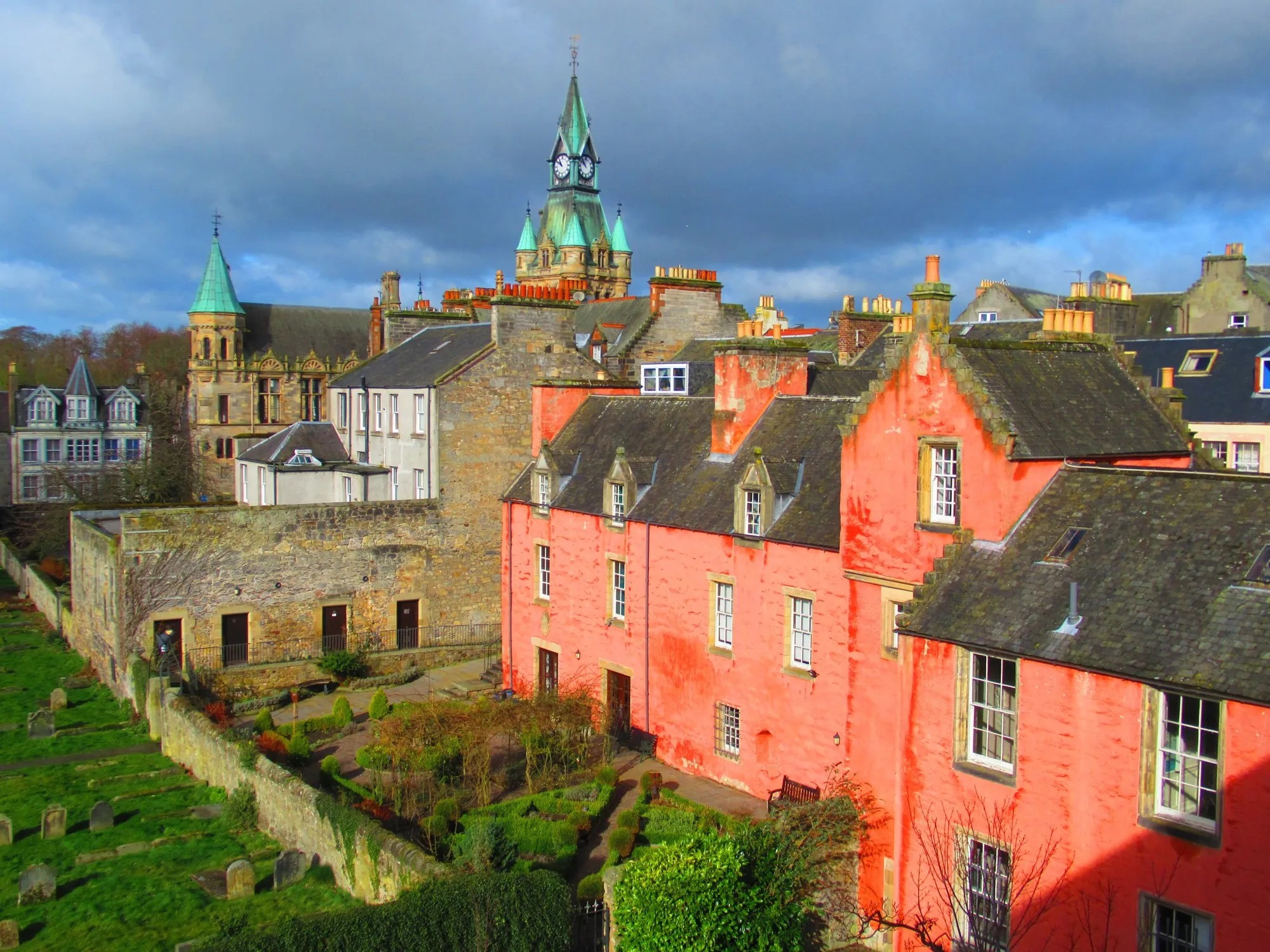 Dunfermline’s Royal Reign - When Scotland’s Heart Beat Here