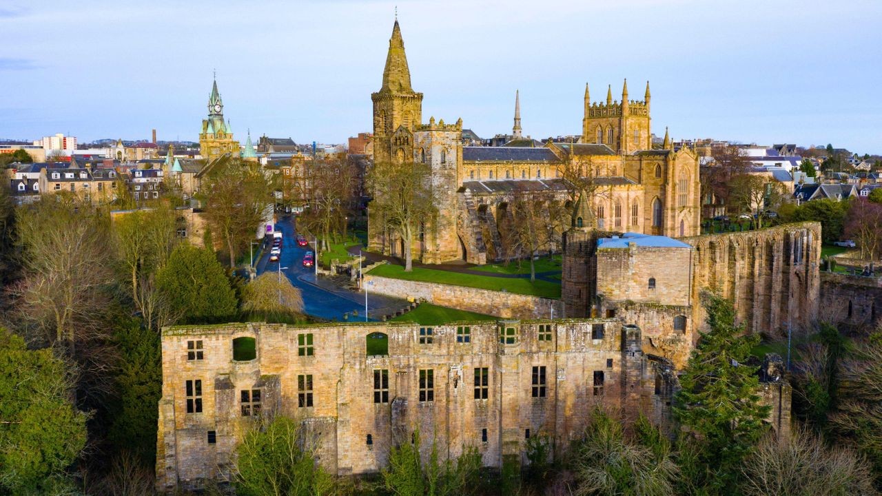 Dunfermline’s Royal Reign - When Scotland’s Heart Beat Here