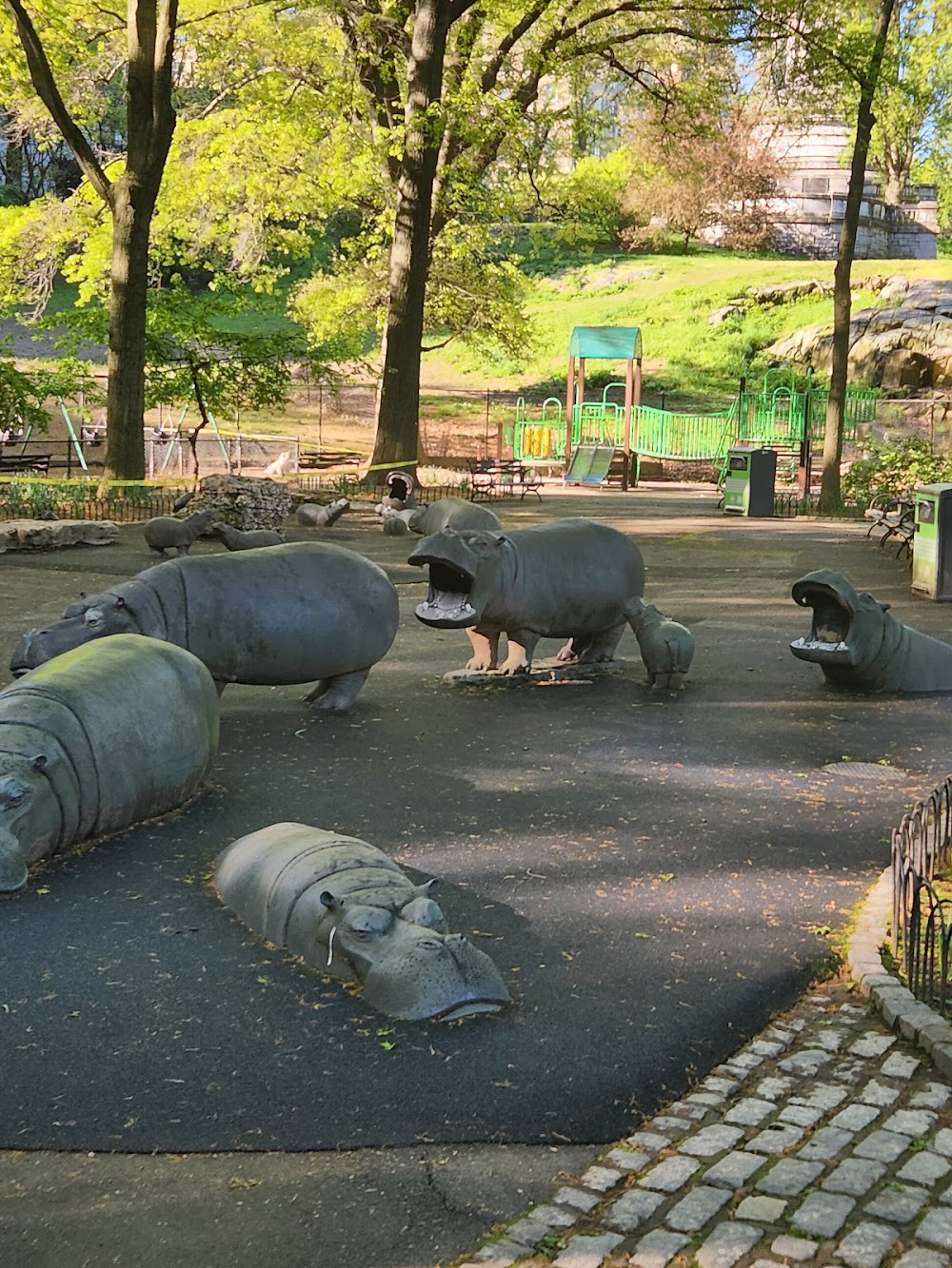 Glenrothes Hippos | History, Meaning, Locations & How To Visit