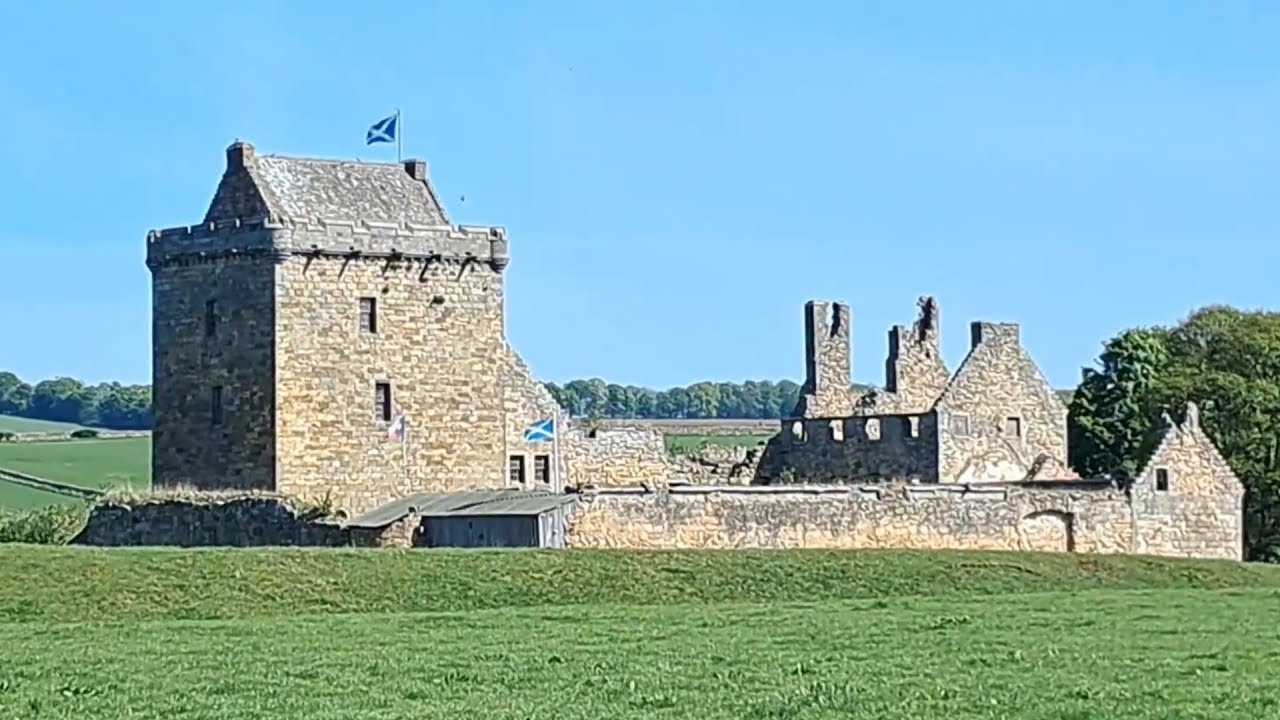 Balgonie Castle | History, Hauntings, Outlander & Visiting Info